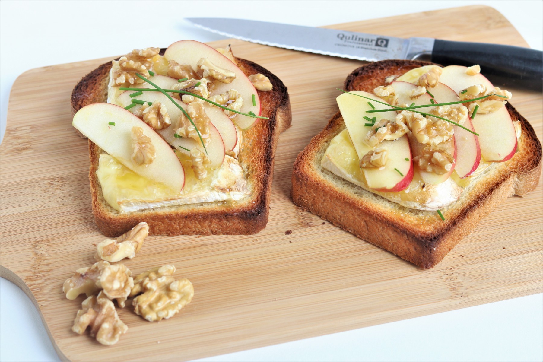 Toasted Bread With Grilled Brie - Cooking Peanuts